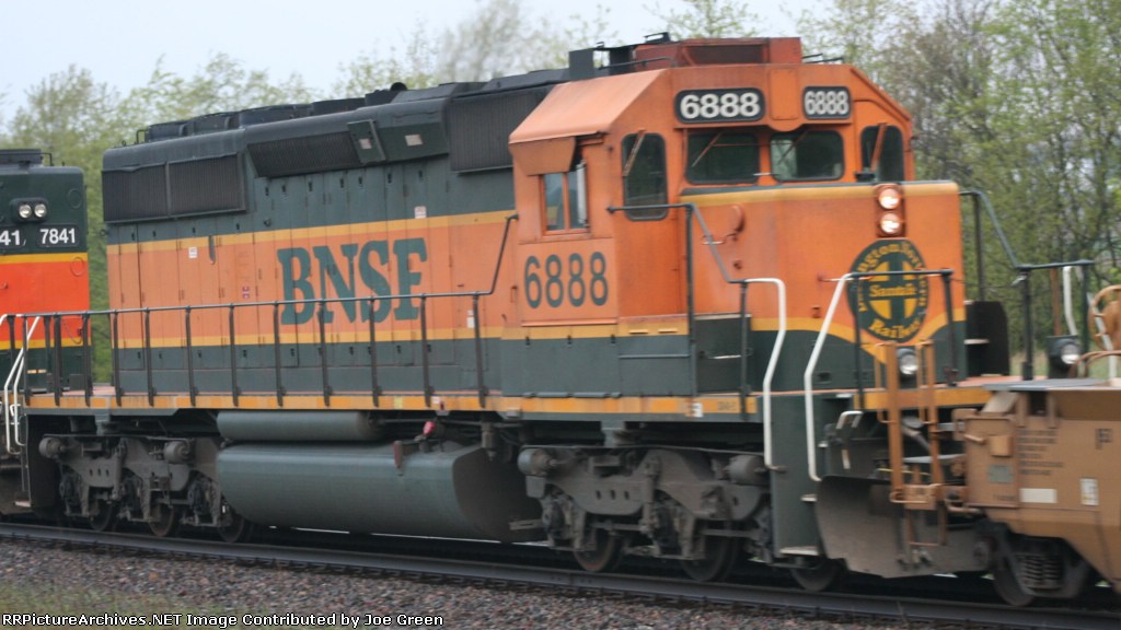 BNSF 6888